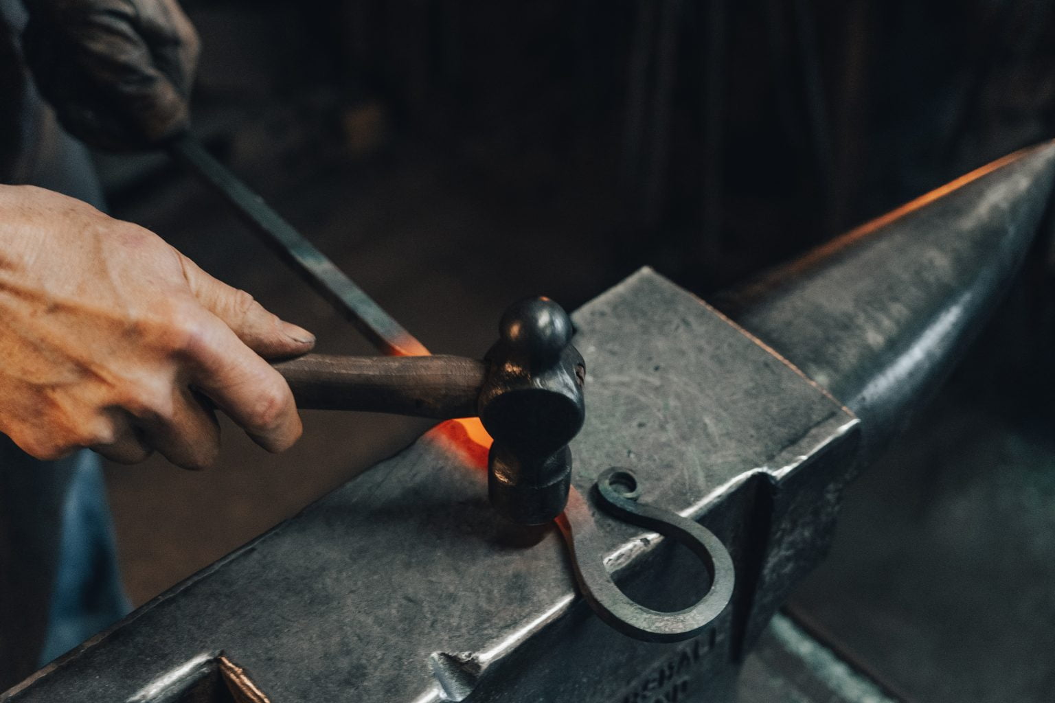 Exploring Modern Technological Advancements in Treating Blacksmithing Injuries - Meditech Today